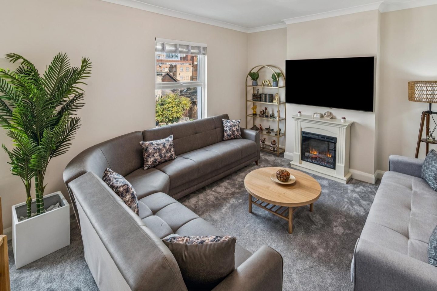 London - 1 Bed Flat, Bonfield Road, SE13 - To Rent Now for £1,990.00 p/m