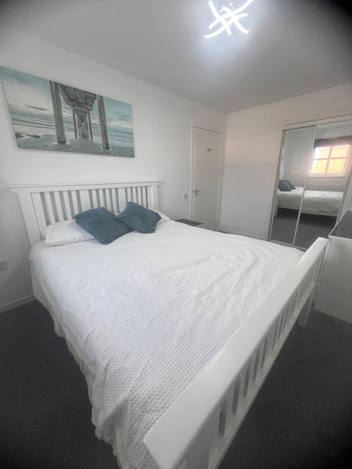 Edinburgh - 2 Bed Flat, Craigroyston Grove, EH4 - To Rent Now for £ ...