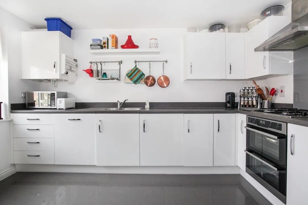 Luton - 3 Bed Semi-Detached House, Verde Close, LU2 - To Rent Now for £ ...