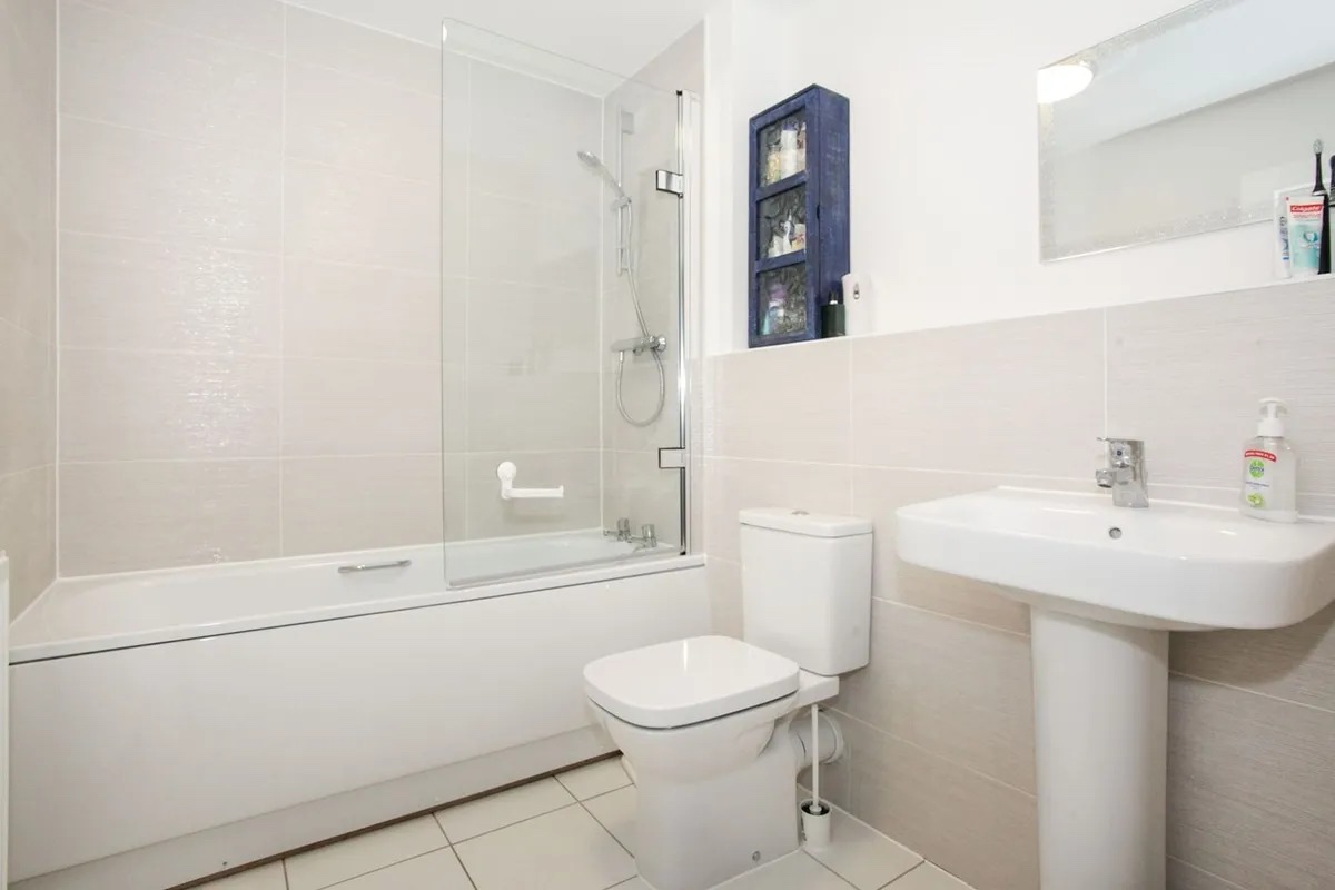 Luton - 3 Bed Semi-Detached House, Verde Close, LU2 - To Rent Now for £ ...