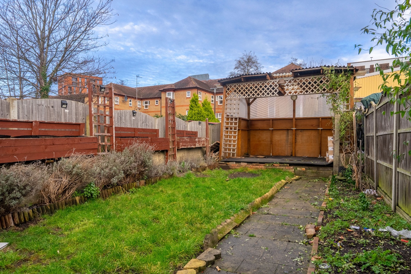 Sutton - 3 Bed Semi-Detached House, Brandon Road, SM1 - To Rent Now for ...