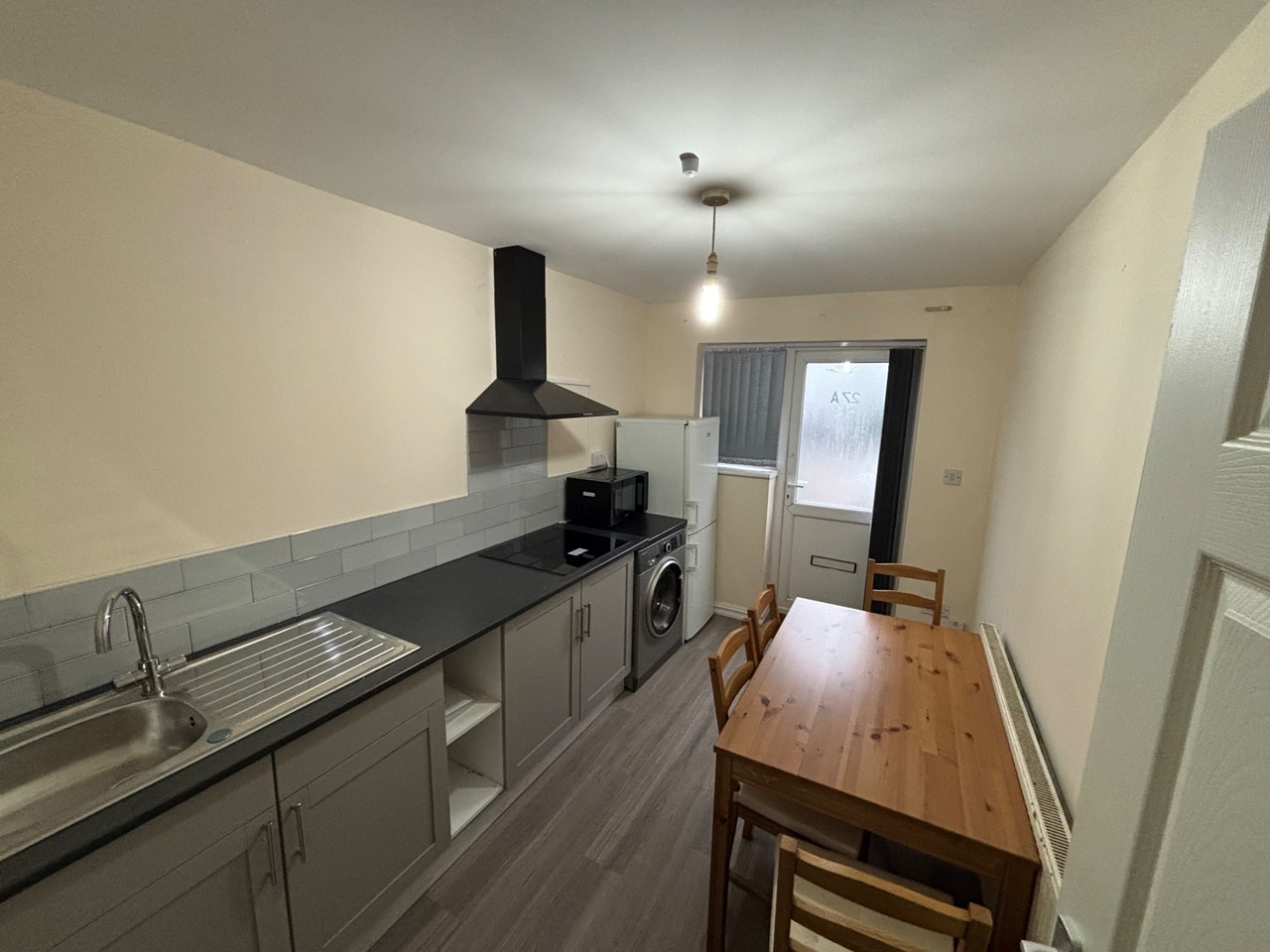 Hayes - 1 Bed Flat, Hunters Grove, UB3 - To Rent Now for £1,450.00 p/m