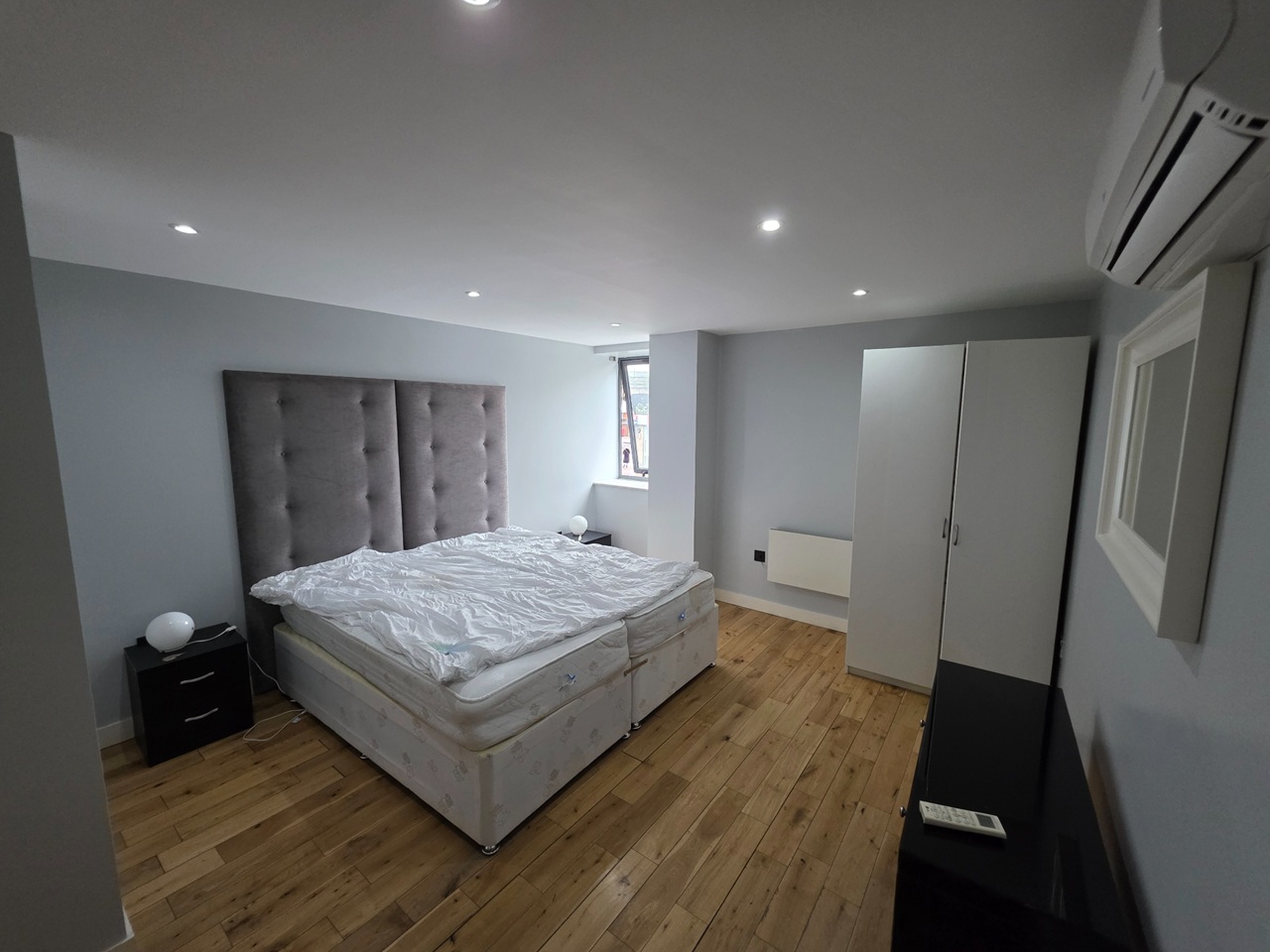 London - 2 Bed Flat, Creative House, SW8 - To Rent Now for £2,650.00 p/m