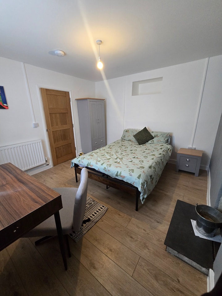 Redruth - Room in a Shared House, East End, TR15 - To Rent Now for £550 ...