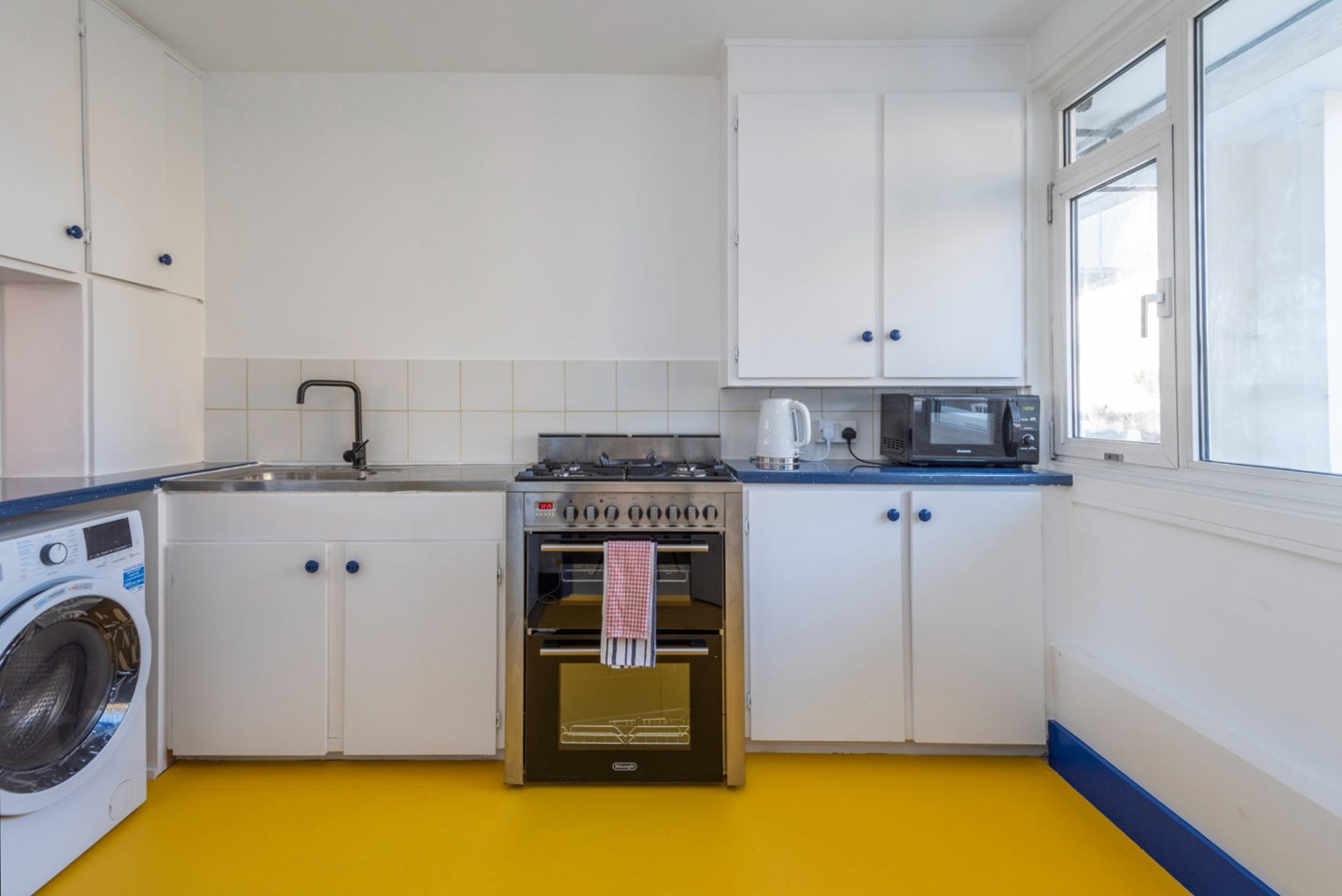 London - 3 Bed Flat, Harold House, E2 - To Rent Now for £2,700.00 p/m