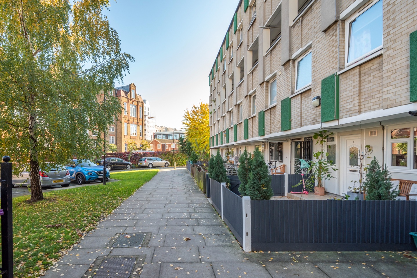 London - 3 Bed Flat, Harold House, E2 - To Rent Now for £2,700.00 p/m