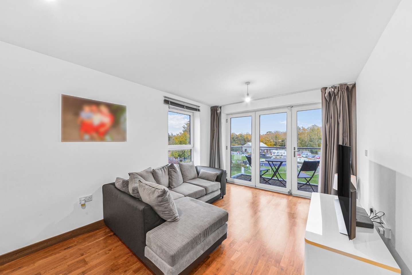 Denham, Uxbridge - 2 Bed Flat, Kings Mill Way, UB9 - To Rent Now for £ ...