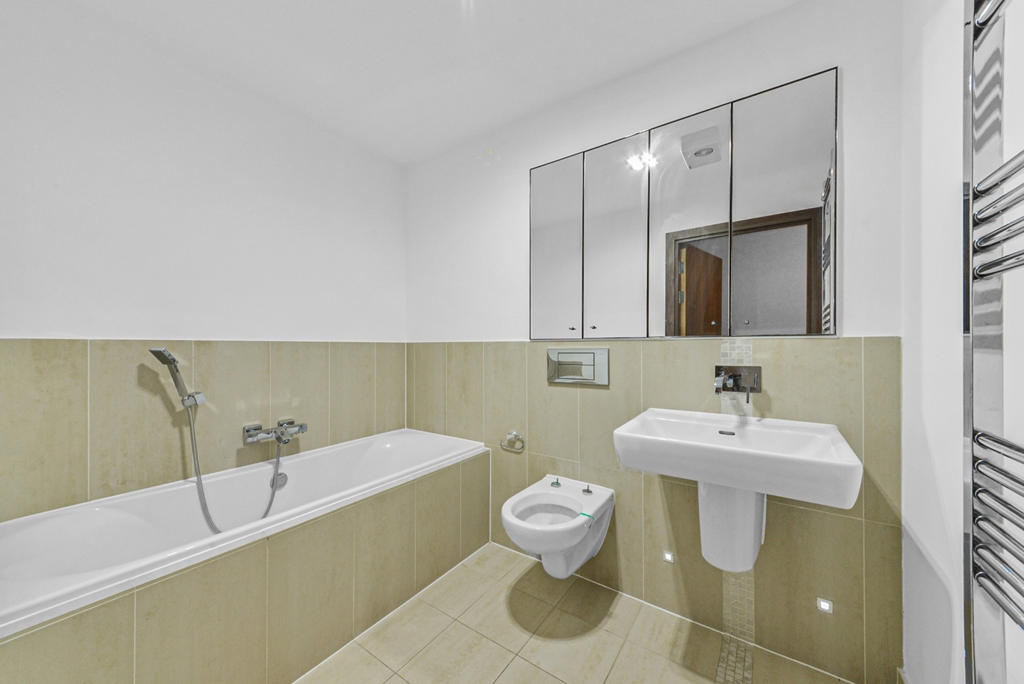 Denham, Uxbridge - 2 Bed Flat, Kings Mill Way, UB9 - To Rent Now for £ ...