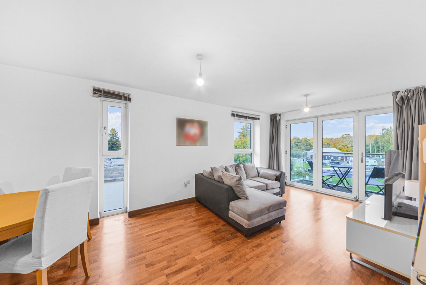 Denham, Uxbridge - 2 Bed Flat, Kings Mill Way, UB9 - To Rent Now for £ ...