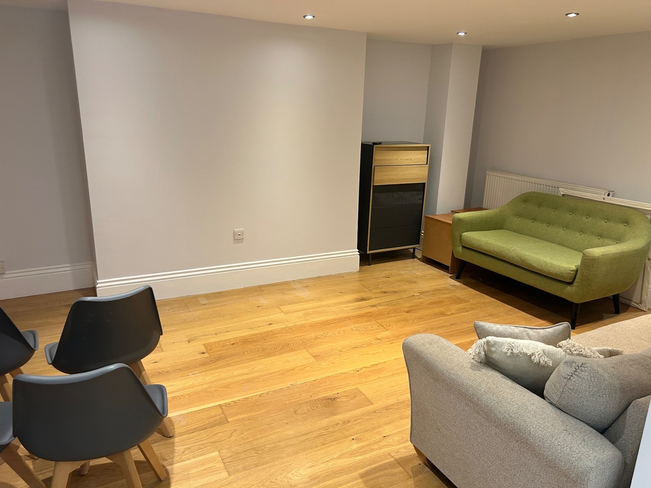 Bedford - 2 Bed Flat, Bromham Road, MK40 - To Rent Now for £1,500.00 p/m
