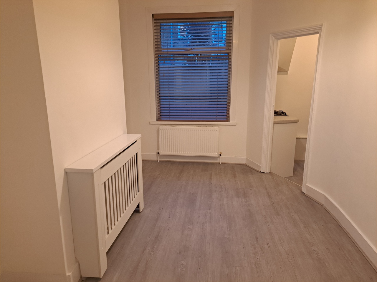 London - 2 Bed Flat, Cambus Road, E16 - To Rent Now for £1,850.00 p/m