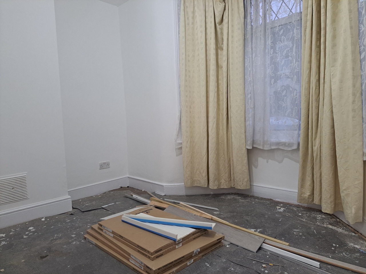 London - 2 Bed Flat, Cambus Road, E16 - To Rent Now for £1,850.00 p/m