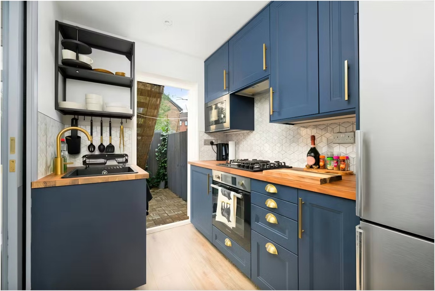 London - 1 Bed Flat, Kimble Road, SW19 - To Rent Now for £2,000.00 p/m