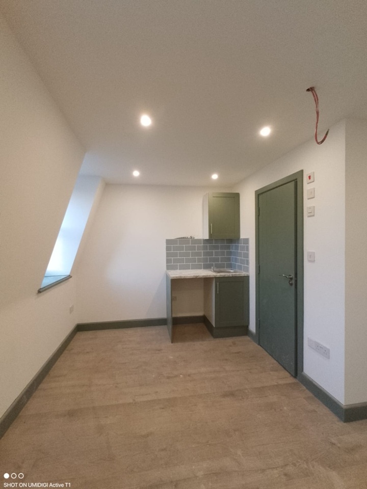 London - Studio Flat, Putney Hill, SW15 - To Rent Now for £1,420.00 p/m