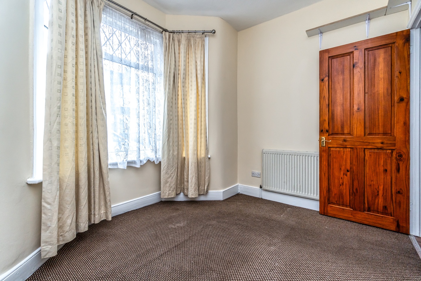 London - 2 Bed Flat, Cambus Road, E16 - To Rent Now for £1,850.00 p/m