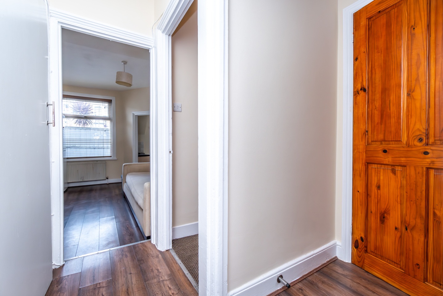 London - 2 Bed Flat, Cambus Road, E16 - To Rent Now for £1,850.00 p/m