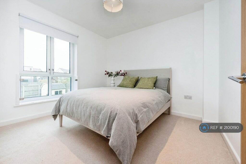 Downs Barn, Milton Keynes - Room in a Shared House, Downs Barn Boulevard, MK14 - To Rent Now for ...