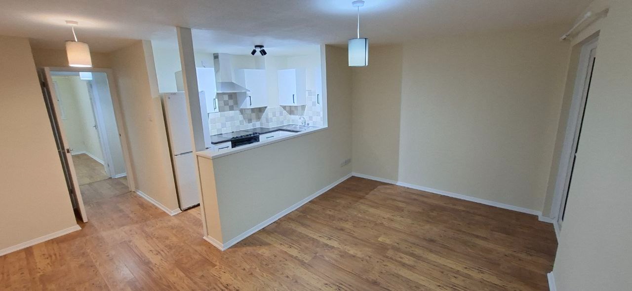 Milton Keynes - 2 Bed Flat, Walnut Tree, MK7 - To Rent Now for £1,195. ...
