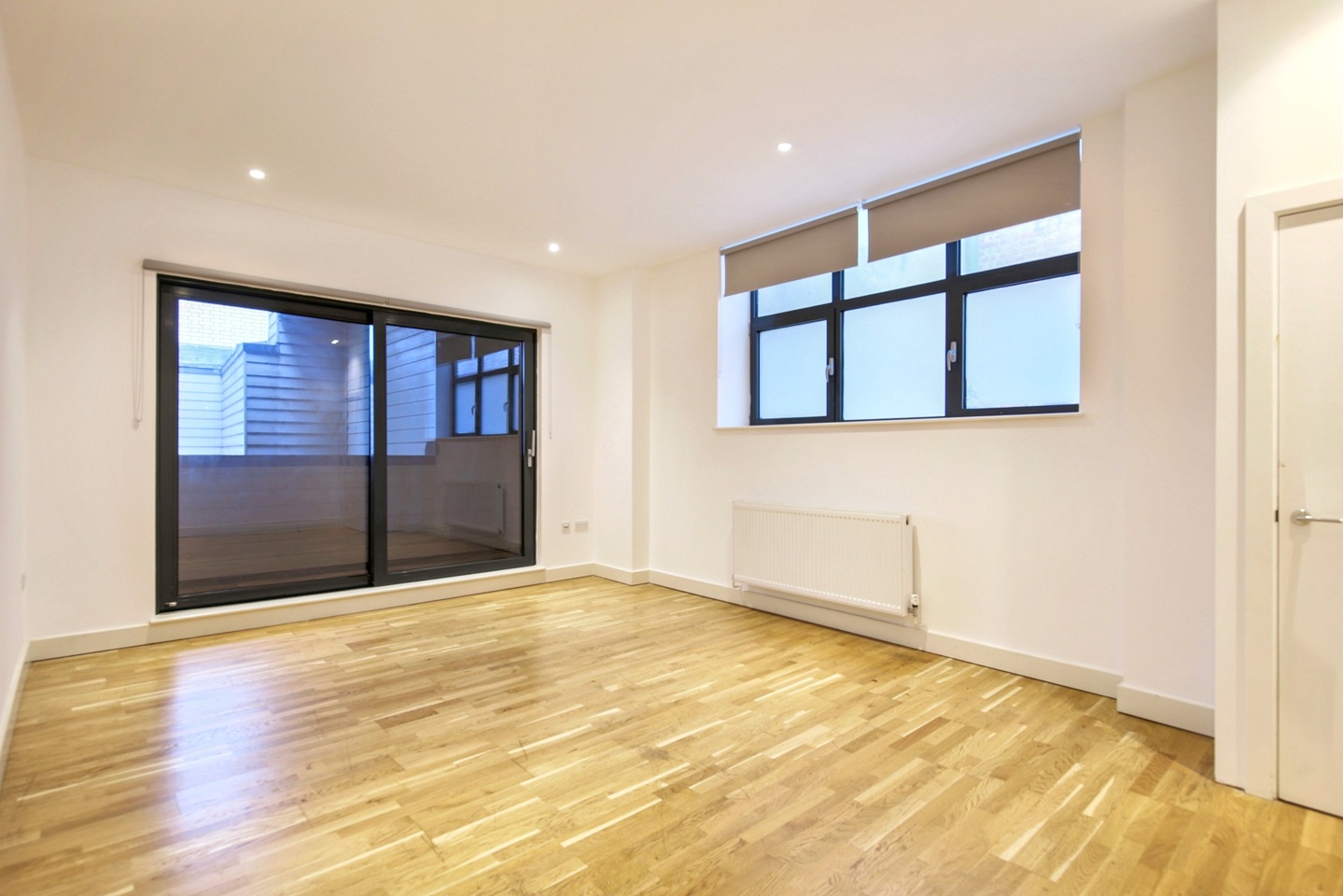 London - 2 Bed Flat, Colne House, E1 - To Rent Now for £2,600.00 p/m