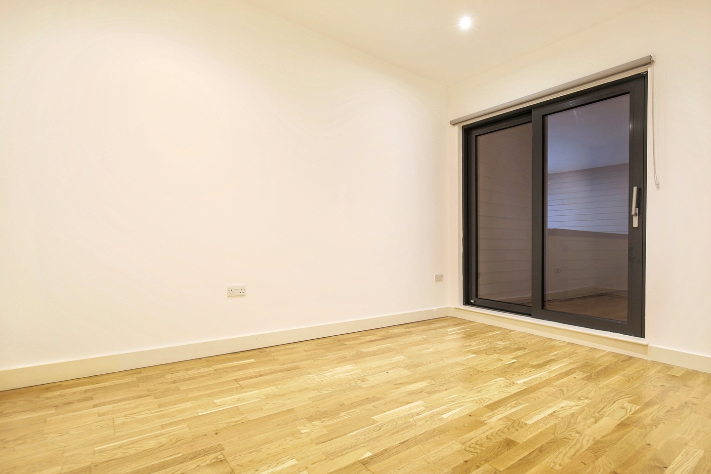 London - 2 Bed Flat, Colne House, E1 - To Rent Now for £2,600.00 p/m