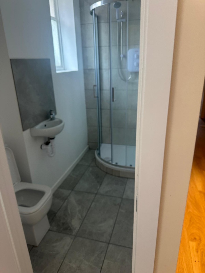 London - Studio Flat, Borgard Road, SE18 - To Rent Now for £1,044.00 p/m