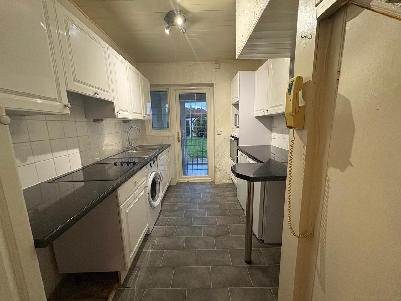 Ilford - 3 Bed Semi-Detached House, Stradbroke Grove, IG5 - To Rent Now ...