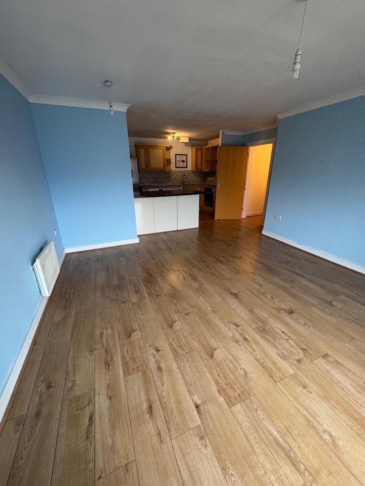 Sutton - 2 Bed Flat, Wheatcroft Court, SM1 - To Rent Now for £1,700.00 p/m