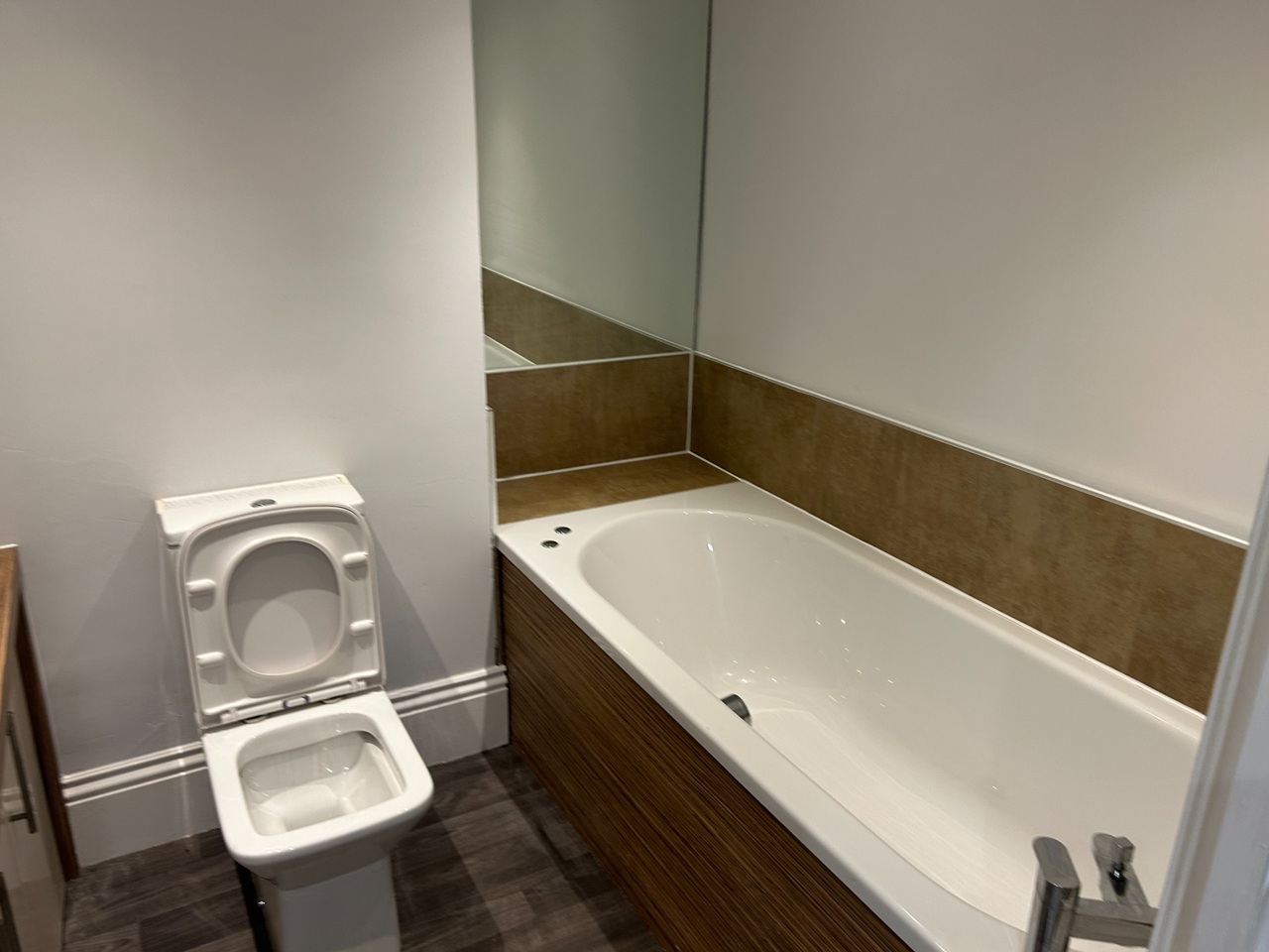 Bedford - 2 Bed Flat, Bromham Road, MK40 - To Rent Now for £1,500.00 p/m