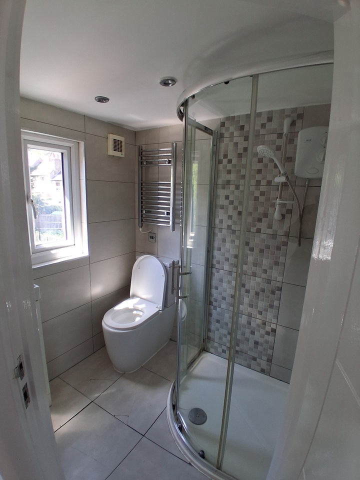 London - Studio Flat, Saunders Road, SE18 - To Rent Now for £1,050.00 p/m