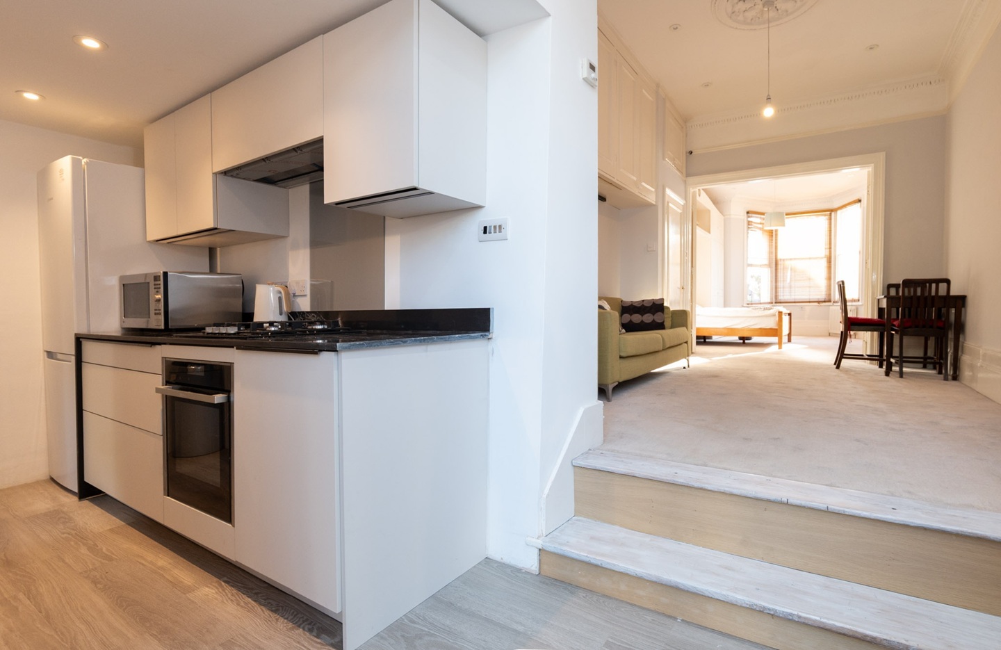 London - 1 Bed Flat, Stormont Road, SW11 - To Rent Now for £1,975.00 p/m