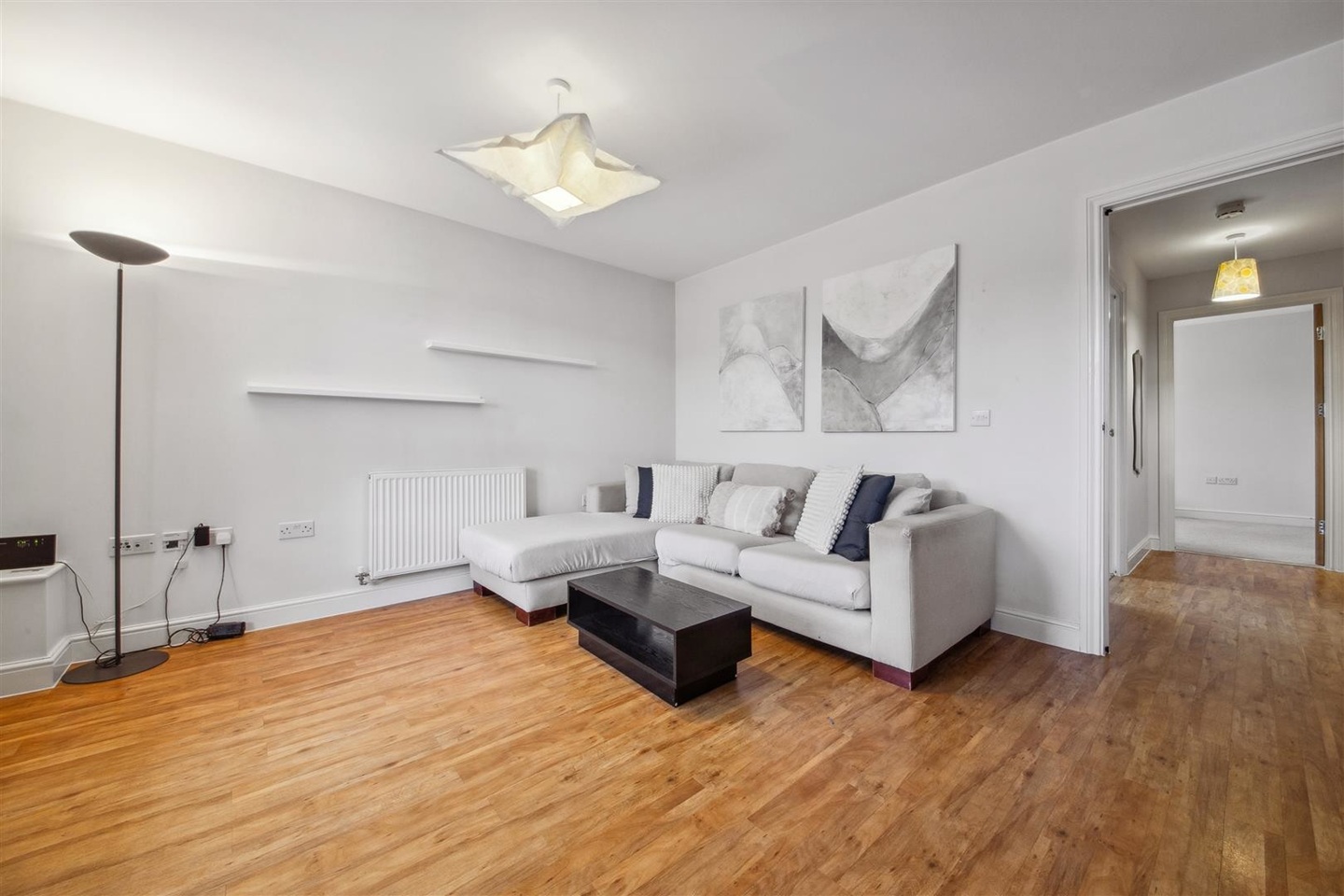 London - 2 Bed Flat, Tannoy Square, SE27 - To Rent Now for £1,800.00 p/m