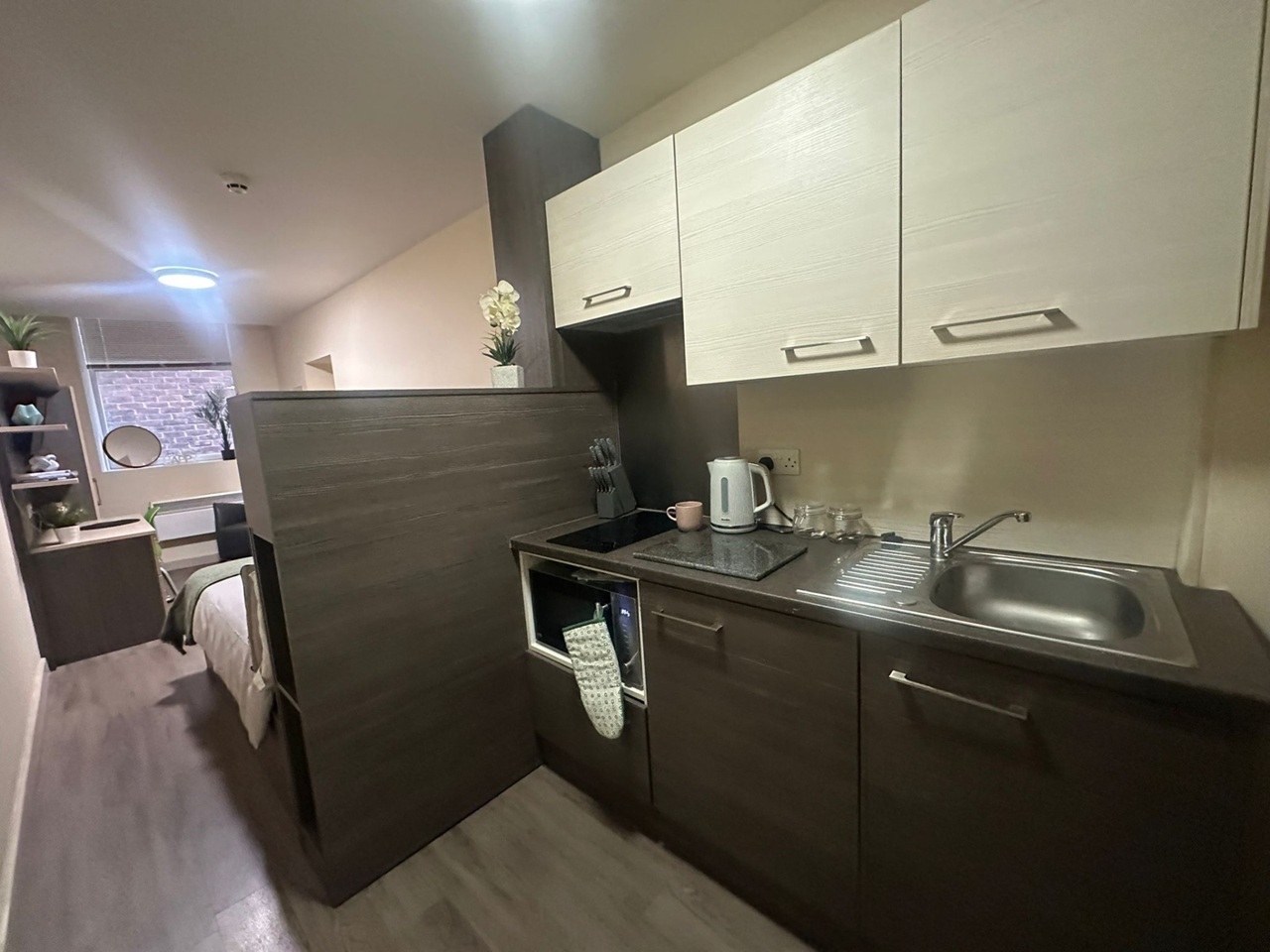 Nottingham - Studio Flat, Halley House, NG1 - To Rent Now for £625.00 p/m