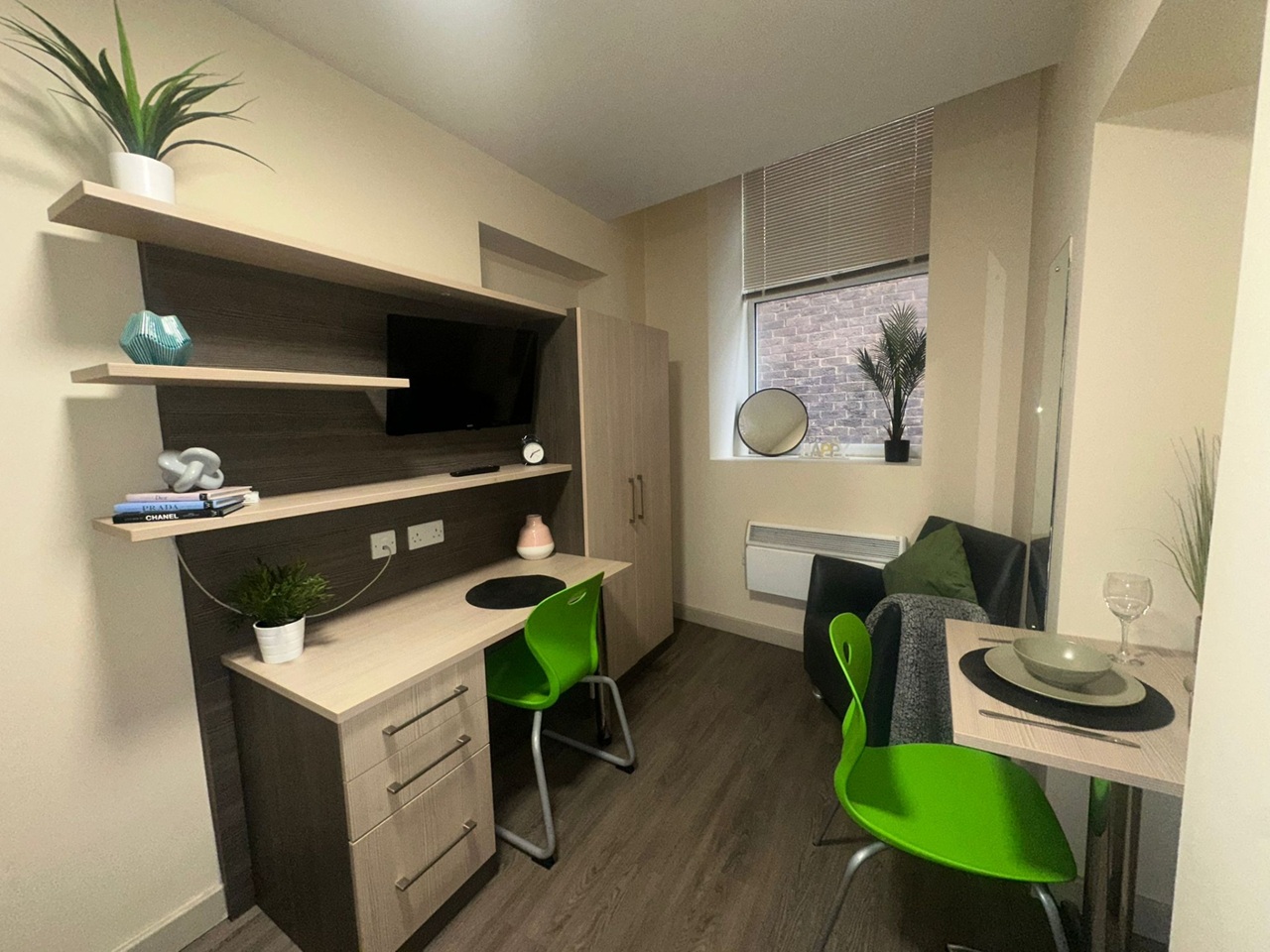 Nottingham - Studio Flat, Halley House, NG1 - To Rent Now for £625.00 p/m