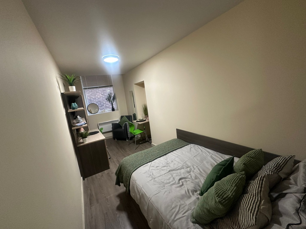 Nottingham - Studio Flat, Halley House, NG1 - To Rent Now for £625.00 p/m