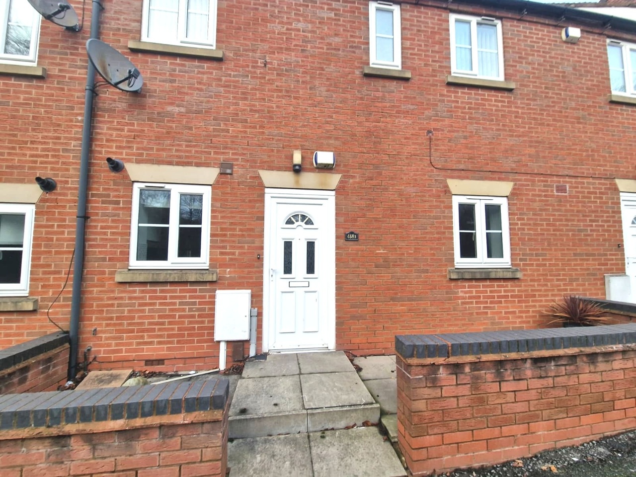 Two Gates, Tamworth - 2 Bed Flat, Watling Street, B77 - To Rent Now for ...