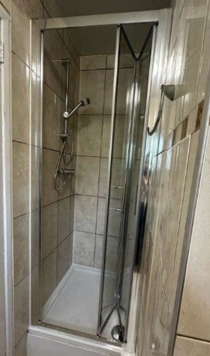 London - Room in a Shared Flat, Fontley Way, SW15 - To Rent Now for £ ...