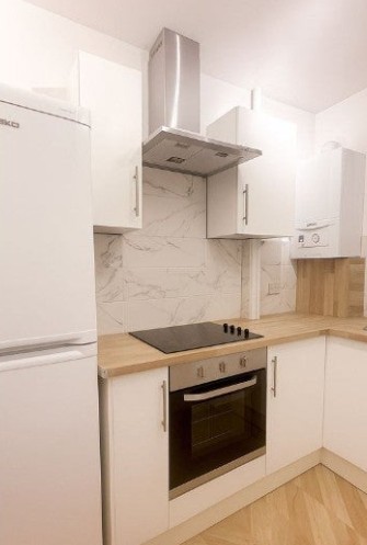 London - Room in a Shared Flat, Fontley Way, SW15 - To Rent Now for £ ...