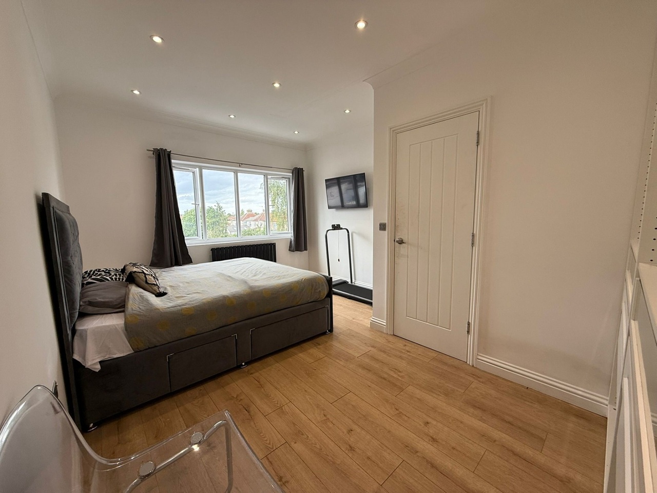 Welling - 2 Bed Flat, Park View Road, DA16 - To Rent Now for £1,995.00 p/m