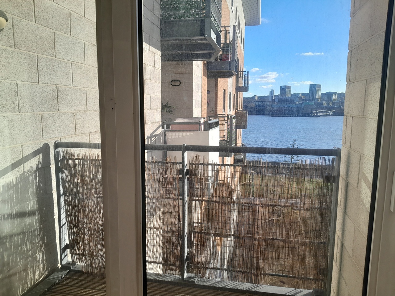London - 2 Bed Flat, Fishguard Way, E16 - To Rent Now for £1,650.00 p/m