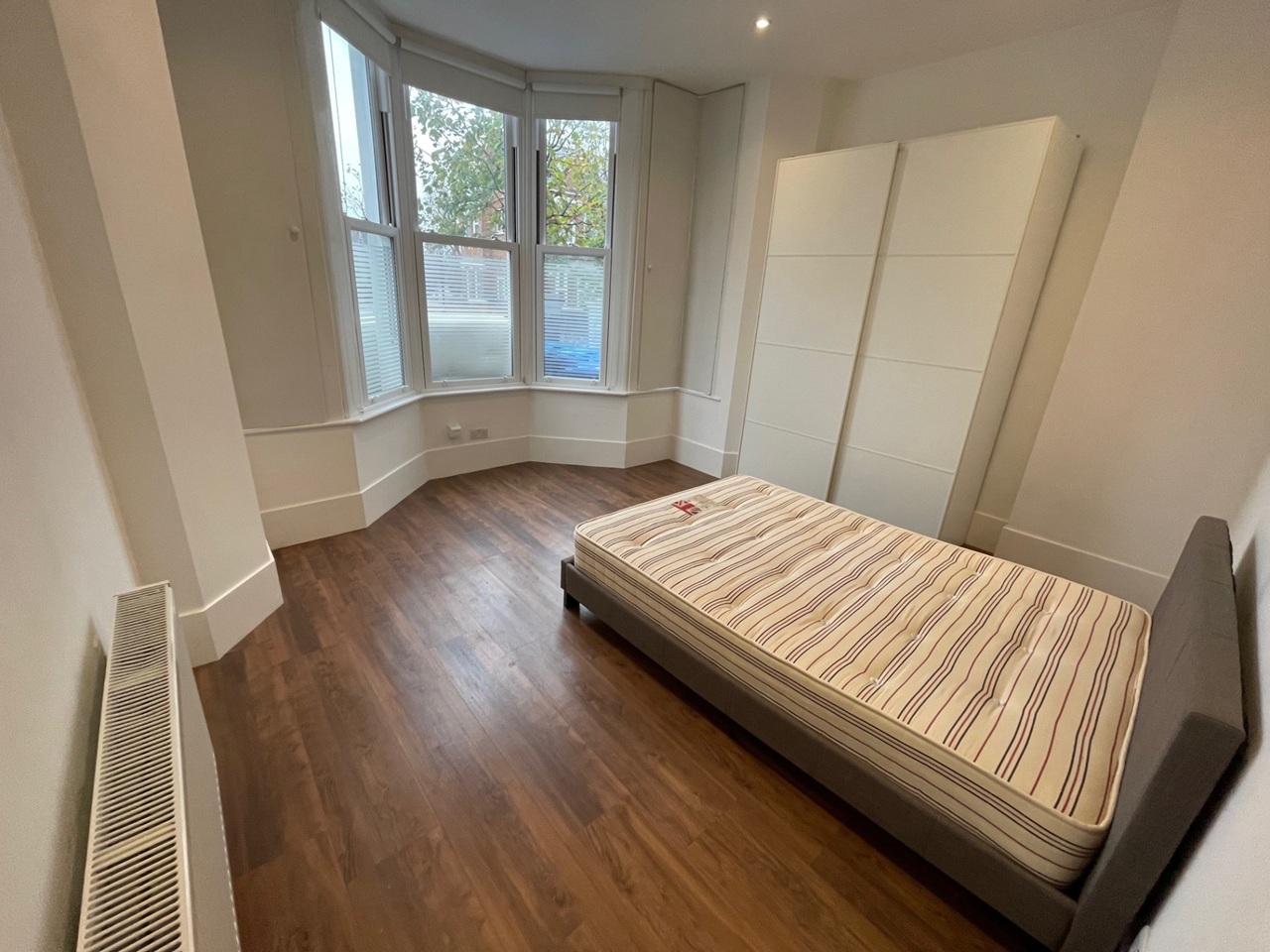 London - 2 Bed Flat, Cranhurst Road, NW2 - To Rent Now for £1,950.00 p/m