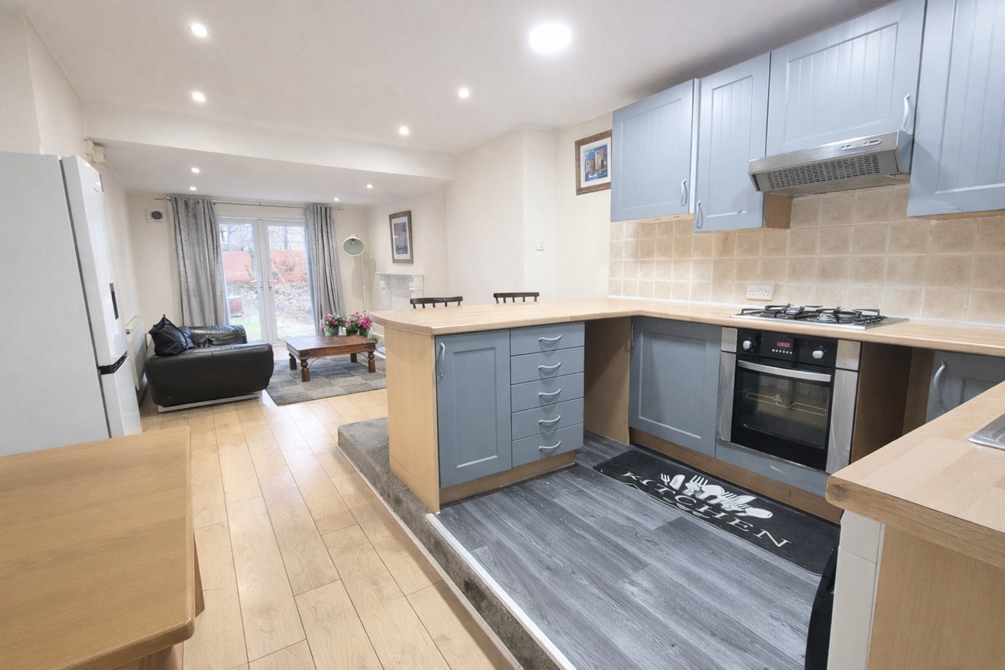 London - 2 Bed Flat, Hendon Way, NW2 - To Rent Now for £2,550.00 p/m