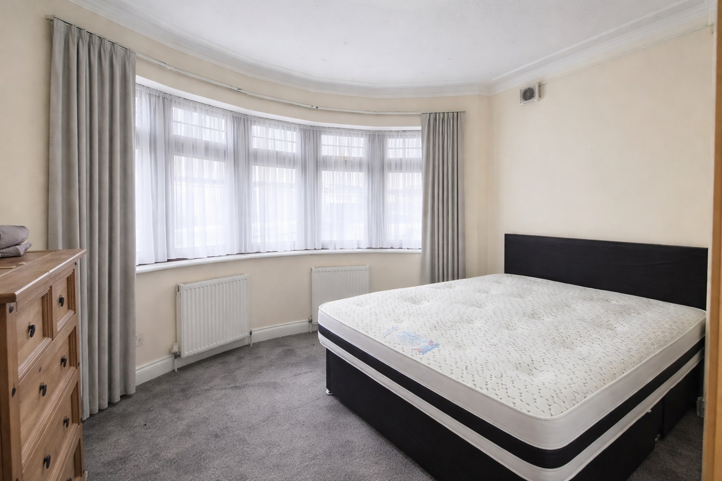 London - 2 Bed Flat, Hendon Way, NW2 - To Rent Now for £1,850.00 p/m