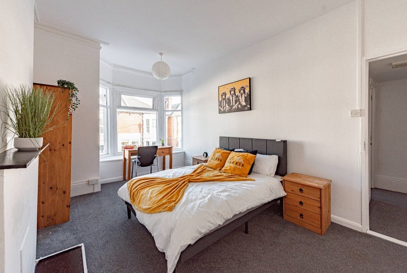 Southsea - Room in a Shared House, Albert Grove, PO5 - To Rent Now for ...