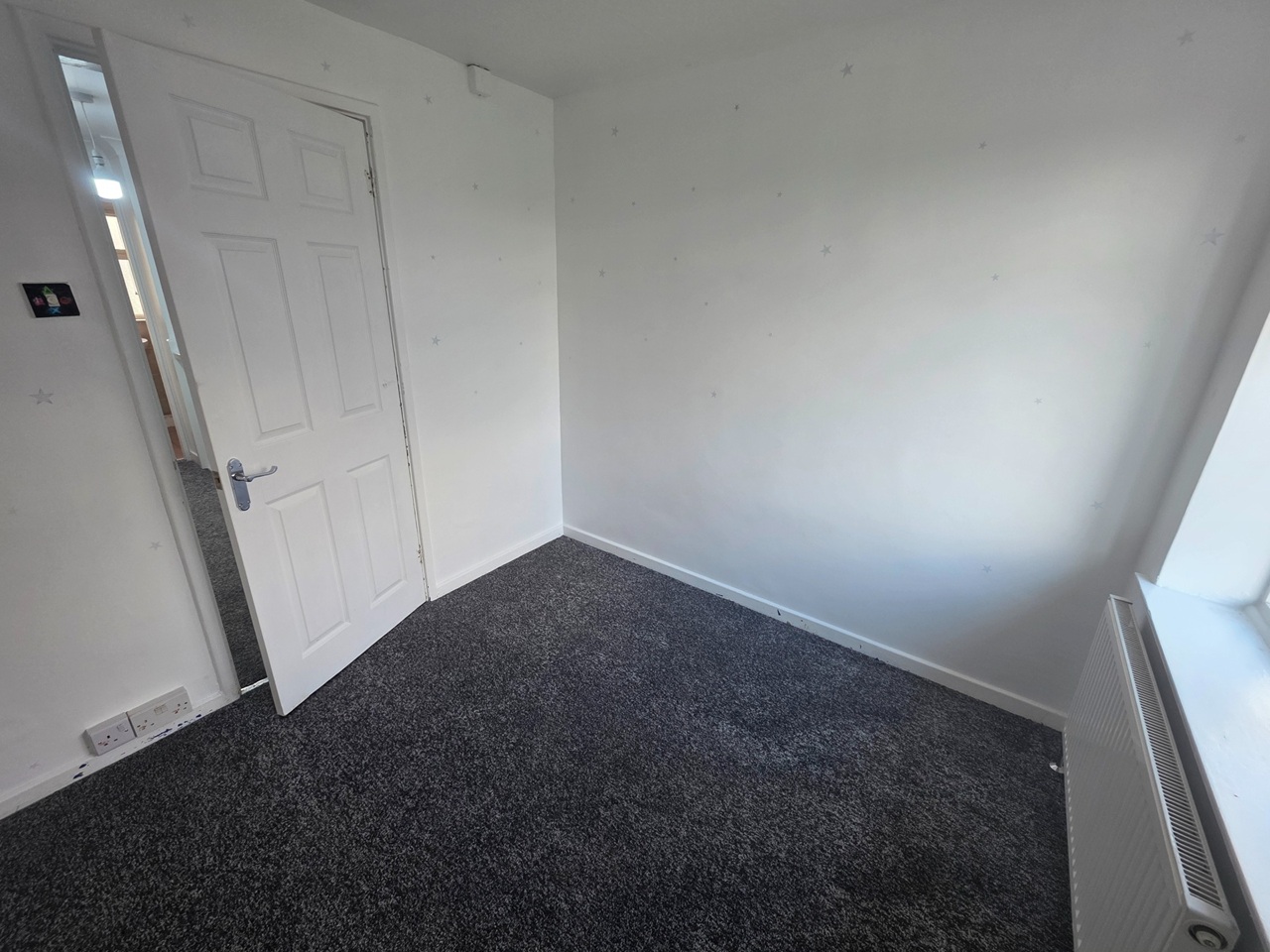 Upper Gornal, Dudley - 3 Bed Flat, The Arcade, DY3 - To Rent Now for £ ...