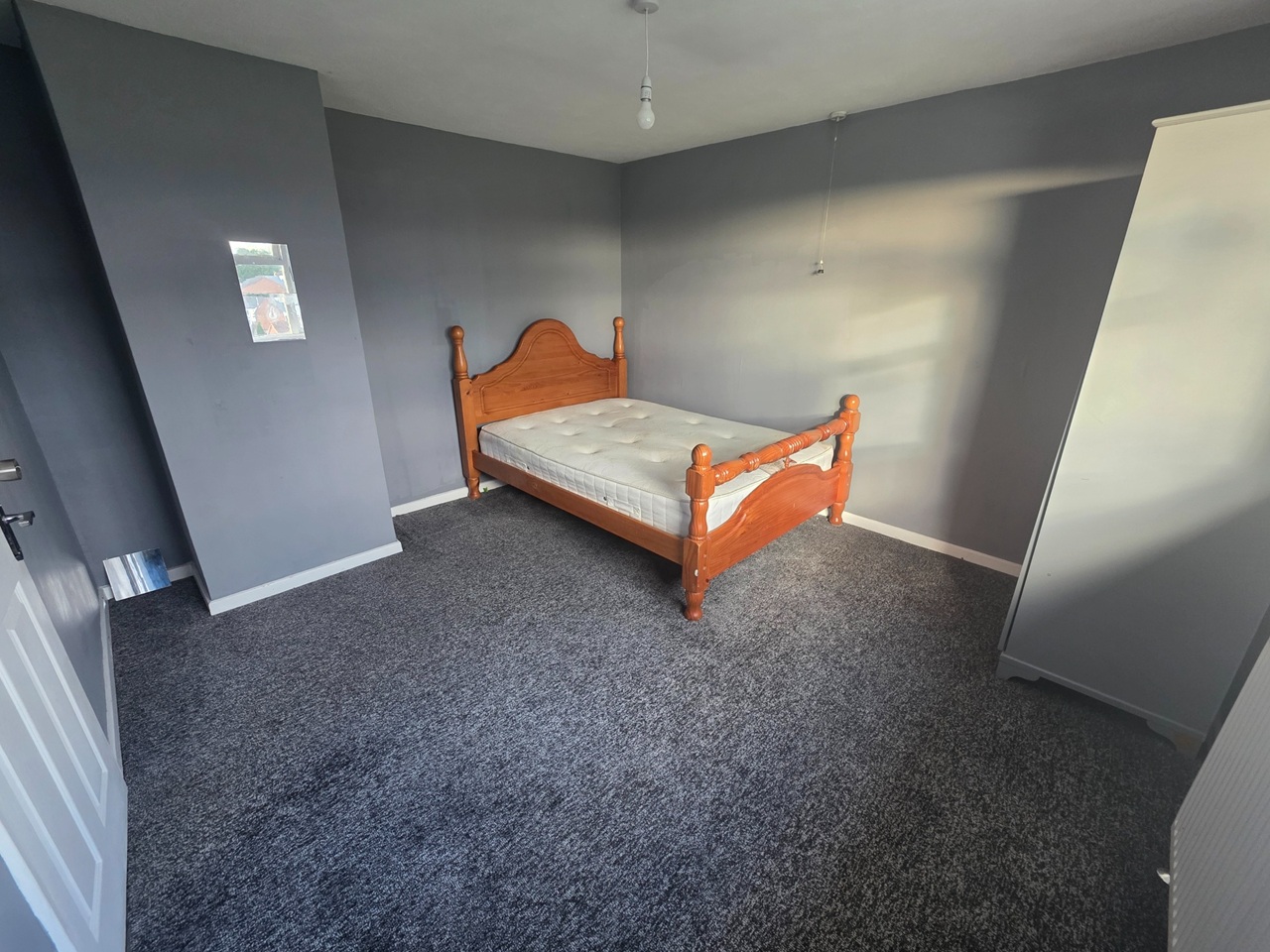 Upper Gornal, Dudley - 3 Bed Flat, The Arcade, DY3 - To Rent Now for £ ...