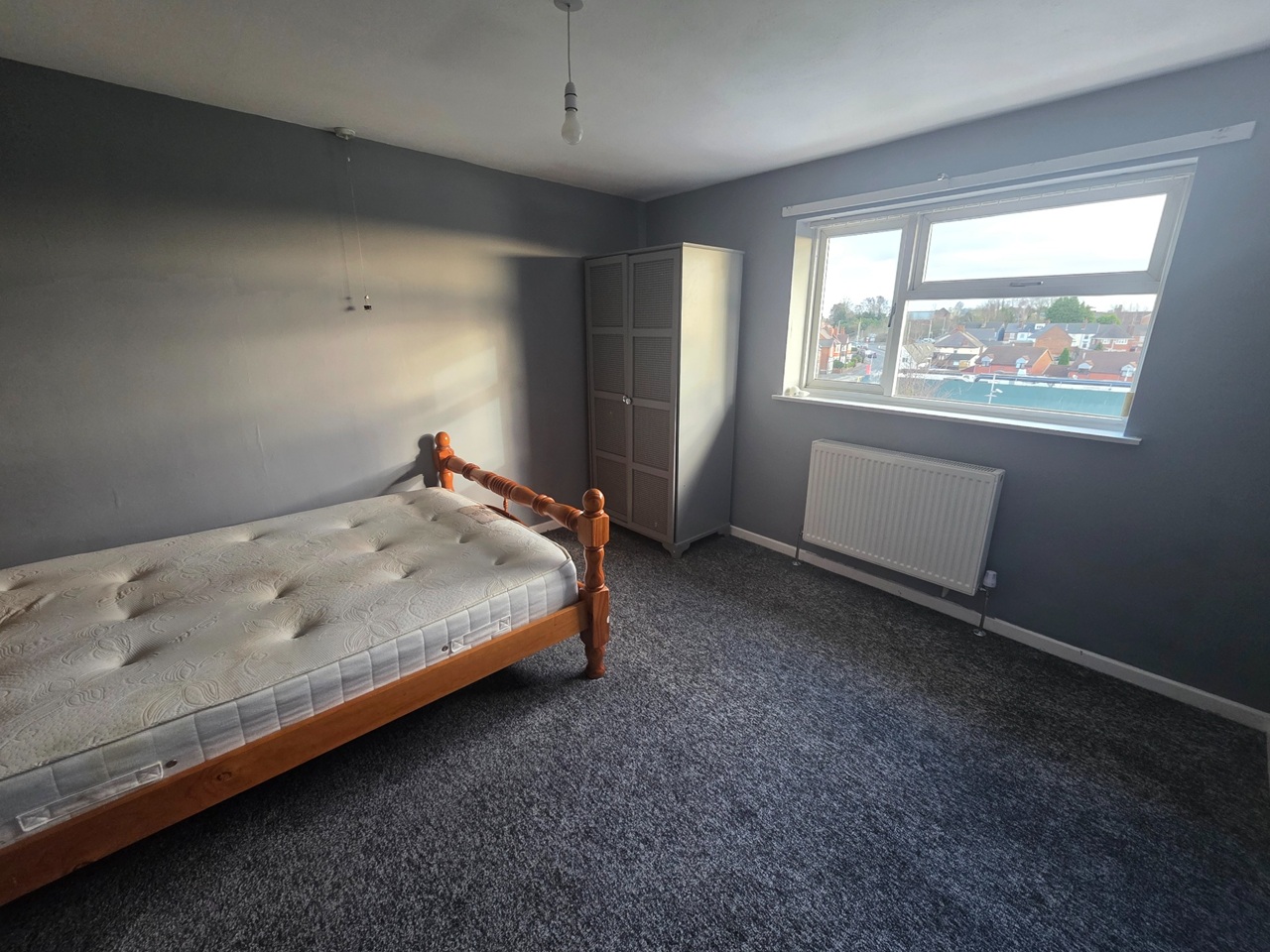 Upper Gornal, Dudley - 3 Bed Flat, The Arcade, DY3 - To Rent Now for £ ...