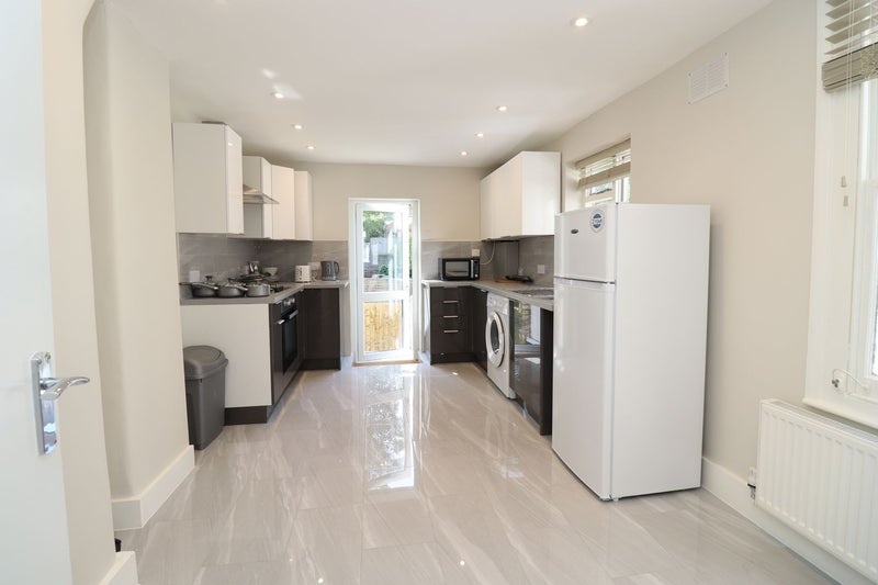 London - Room in a Shared House, Mabley Street, E9 - To Rent Now for £ ...