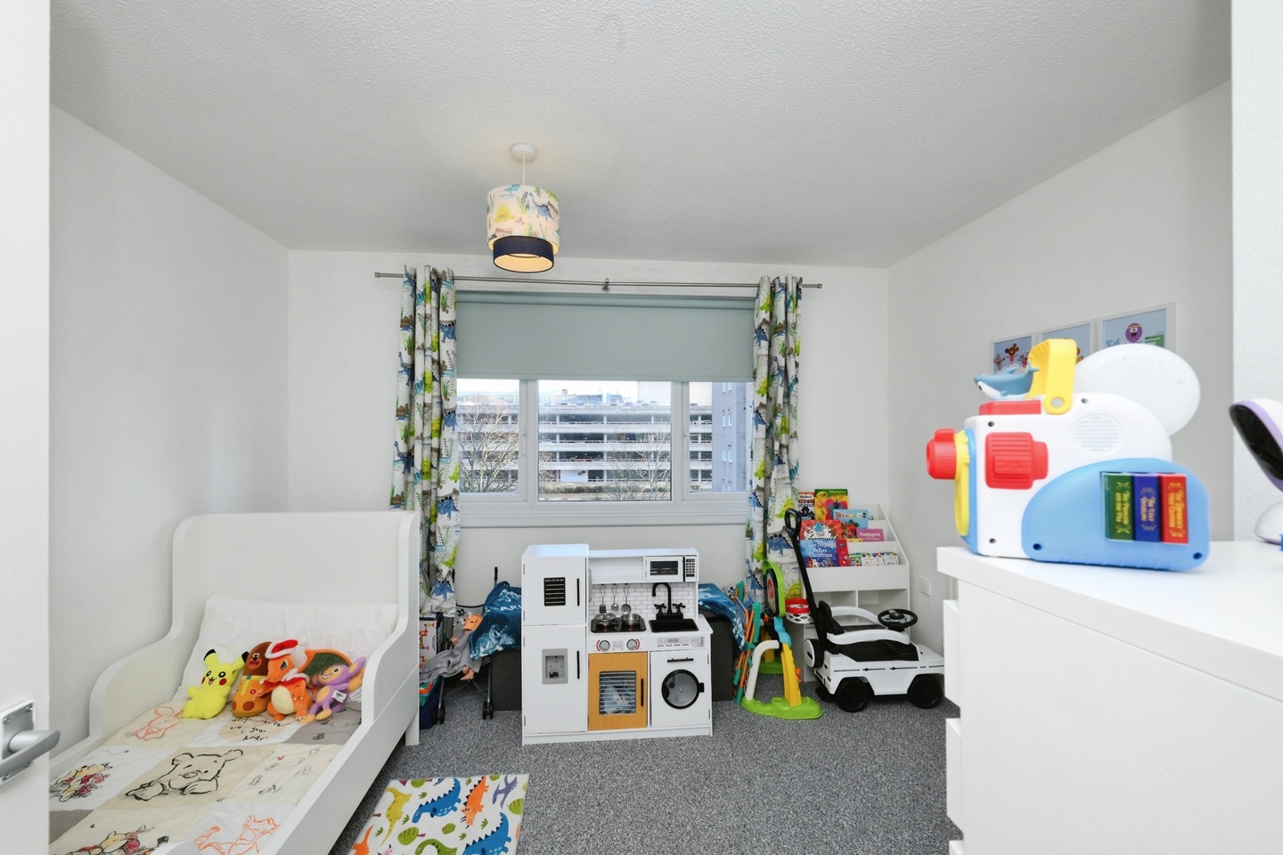 Harlow - 2 Bed Flat, Wedhey, CM19 - To Rent Now for £1,400.00 p/m