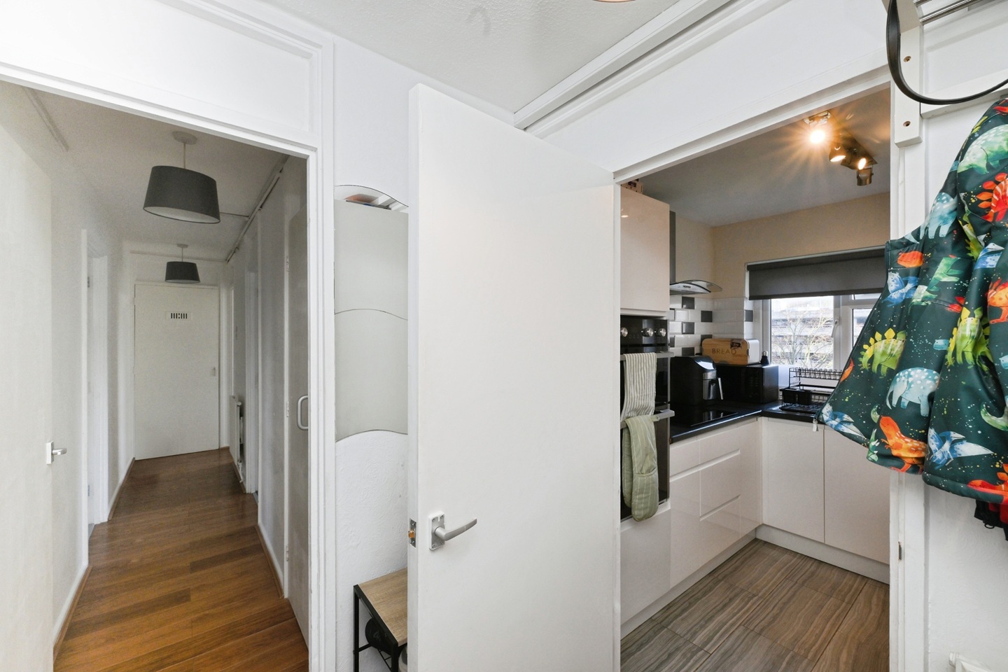 Harlow - 2 Bed Flat, Wedhey, CM19 - To Rent Now for £1,400.00 p/m