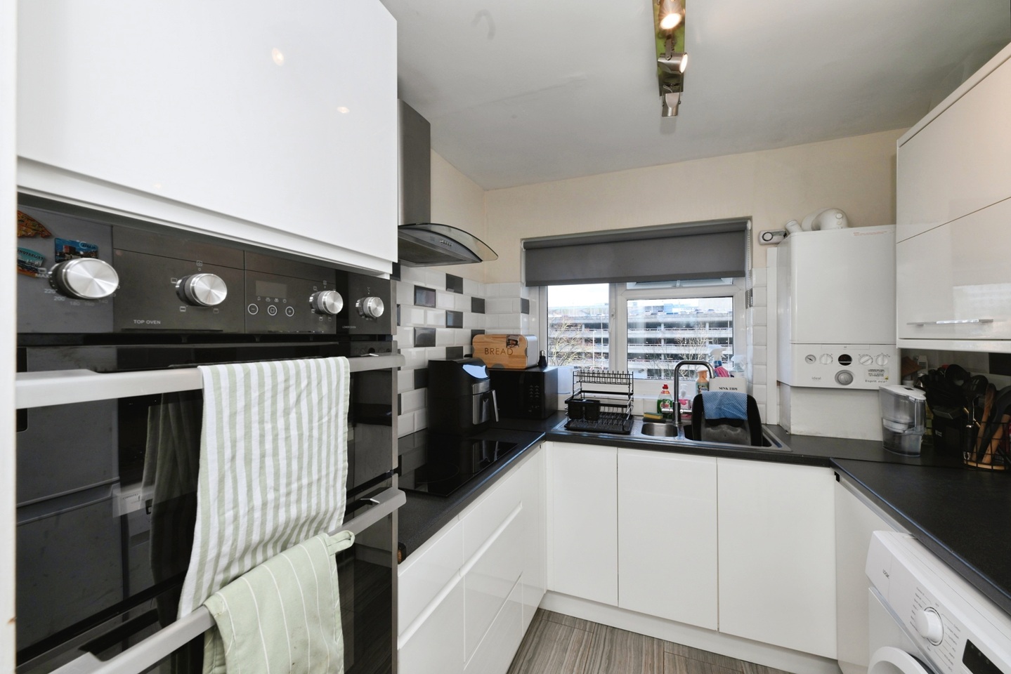 Harlow - 2 Bed Flat, Wedhey, CM19 - To Rent Now for £1,400.00 p/m
